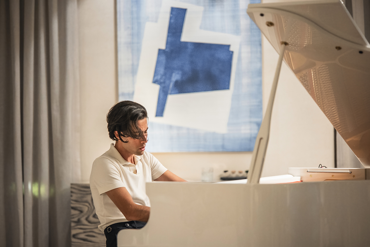 Riad Mammadov Performs for the First Time at BAYOU Villas | Barut Hotels